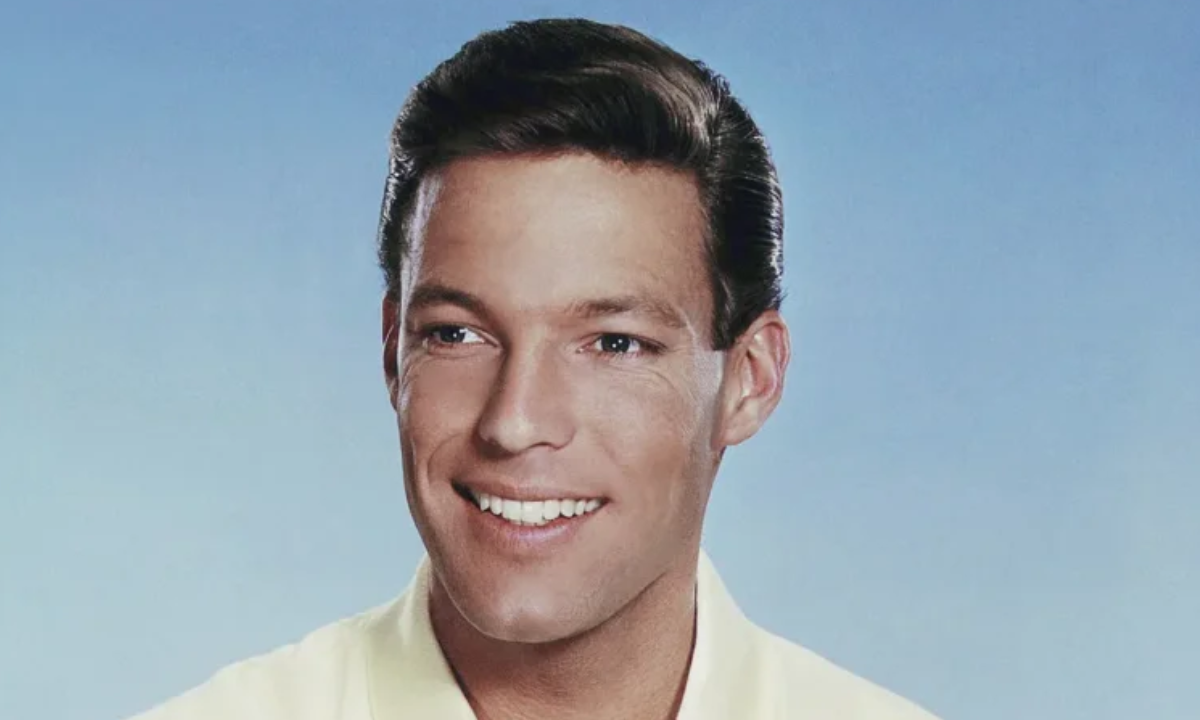 Richard Chamberlain’s Private Love Story: Inside His 27-Year ...